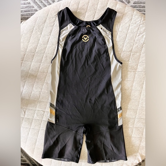 Virus International | Other | Virus Intl Elevate V2 Large Black Gold ...